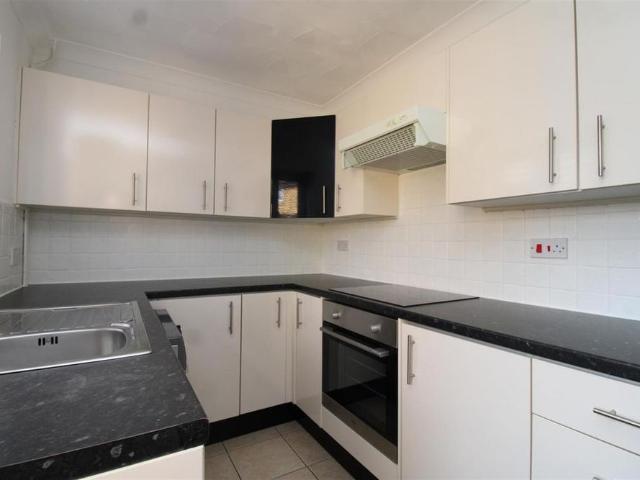 2 bedroom semi detached house to rent