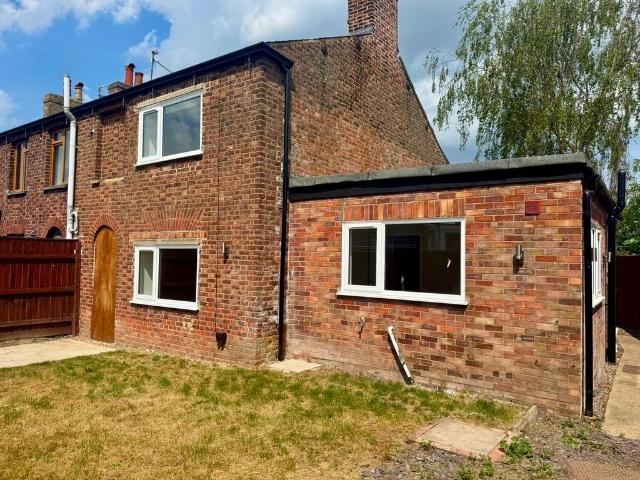2 bedroom semi detached house to rent