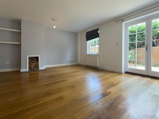 2 bedroom semi detached house to rent