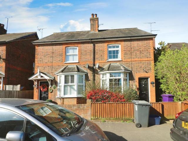 2 bedroom semi detached house to rent