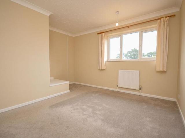 2 bedroom semi detached house to rent