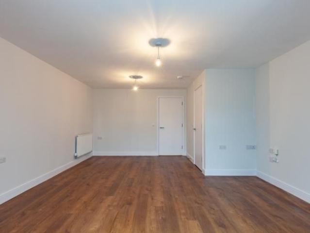 2 bedroom semi detached house to rent