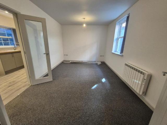 2 bedroom semi detached house to rent