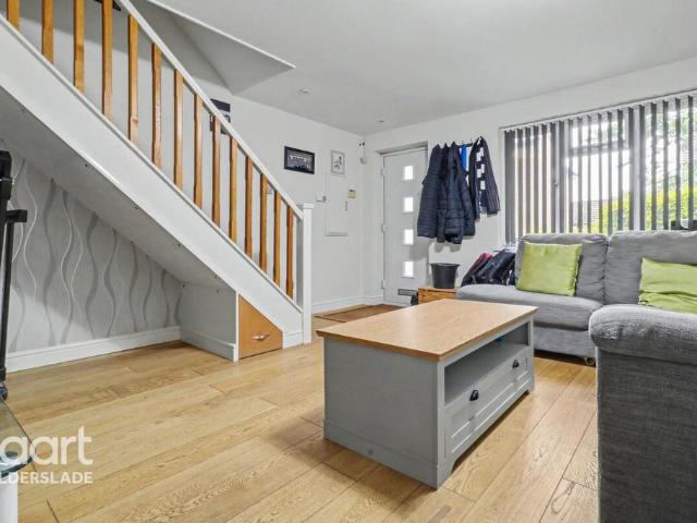 2 bedroom semi detached house to rent