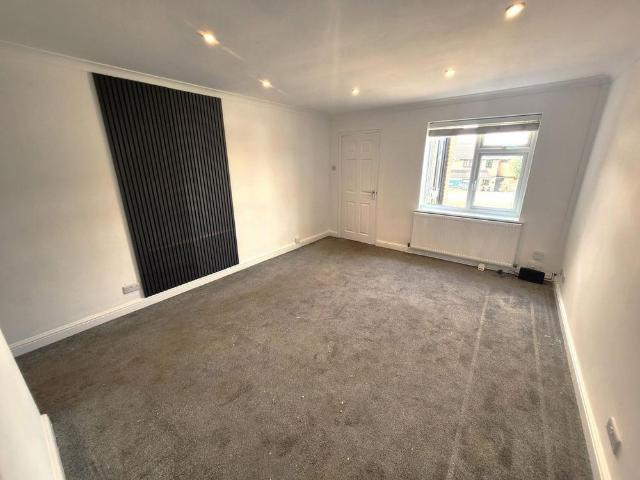 2 bedroom semi detached house to rent