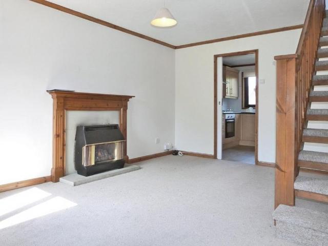 2 bedroom semi detached house to rent