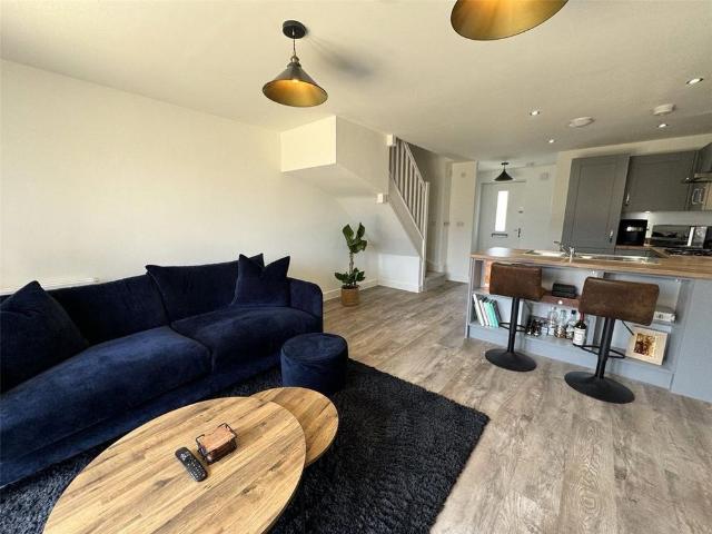 2 bedroom semi detached house to rent