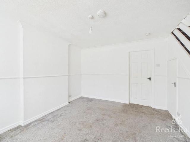 2 bedroom semi detached house to rent