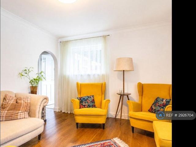 2 bedroom semi detached house to rent