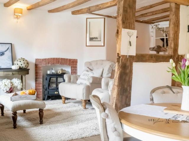 2 bedroom semi detached house to rent