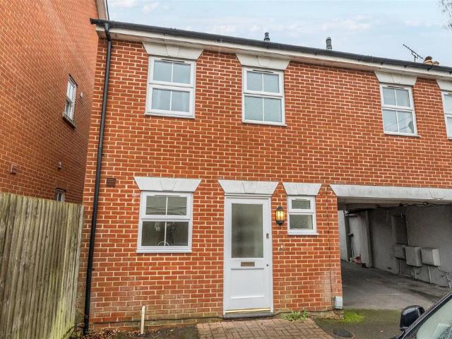 2 bedroom semi detached house to rent