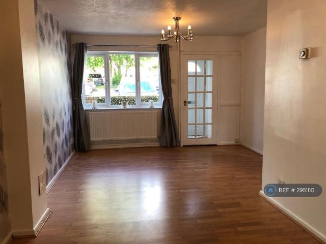 2 bedroom semi detached house to rent