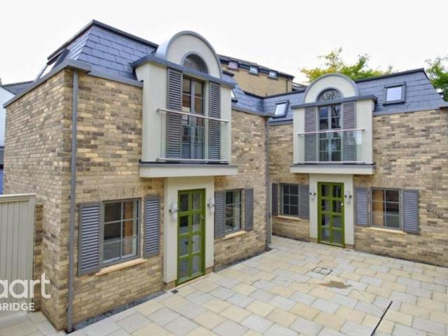 2 bedroom semi detached house to rent