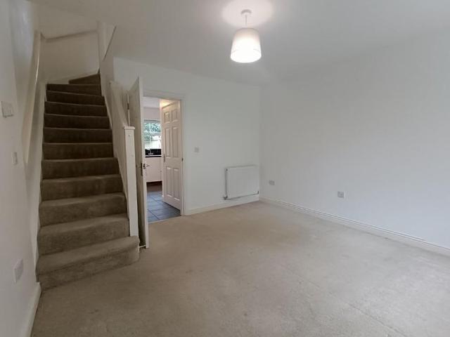 2 bedroom semi detached house to rent