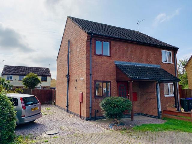2 bedroom semi detached house to rent