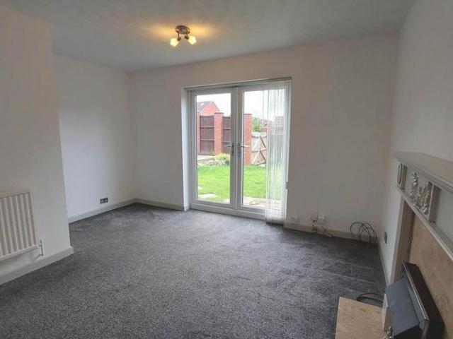 2 bedroom semi detached house to rent