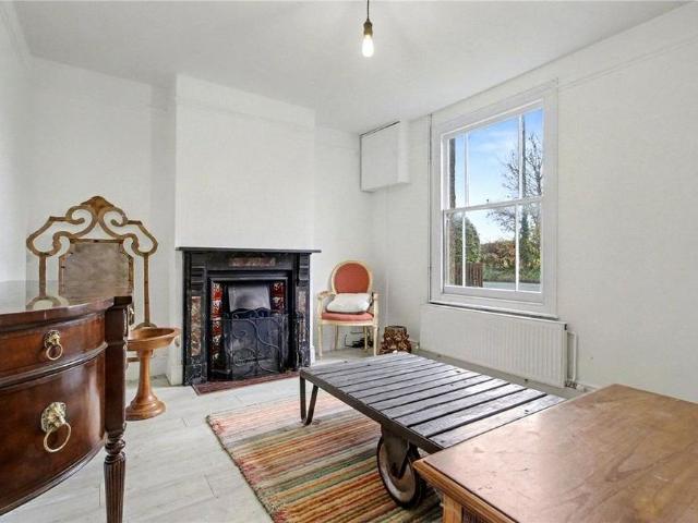 2 bedroom semi detached house to rent