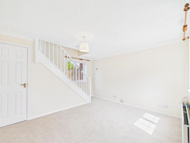 2 bedroom semi detached house to rent