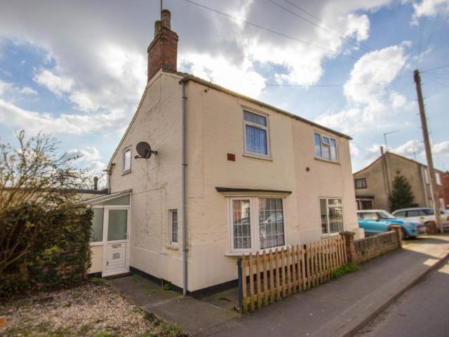 2 bedroom semi detached house to rent