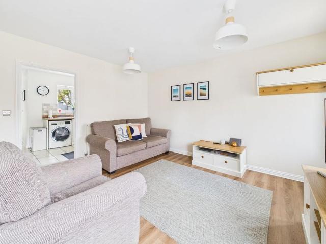2 bedroom semi detached house to rent