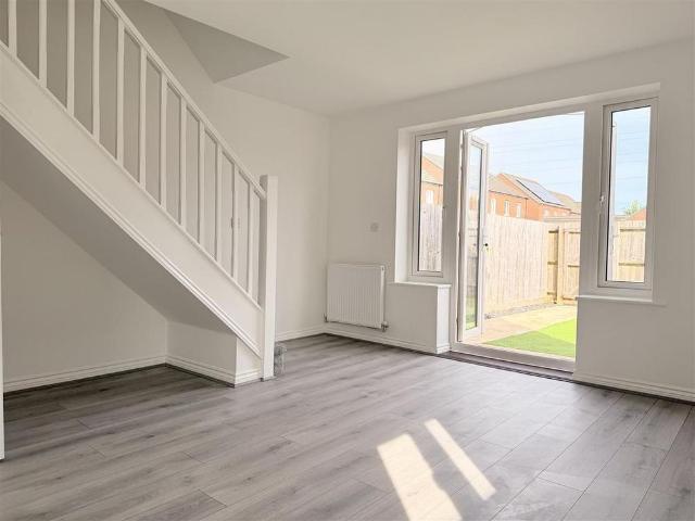 2 bedroom semi detached house to rent