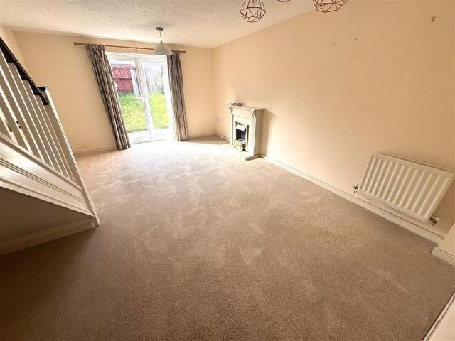 2 bedroom semi detached house to rent