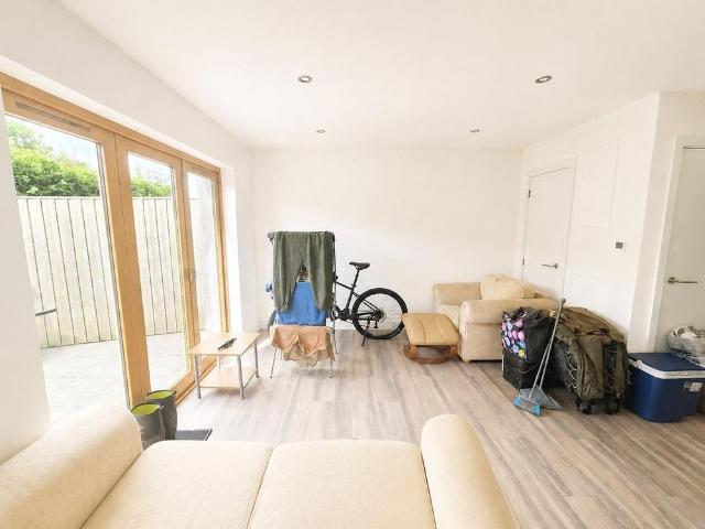2 bedroom semi detached house to rent