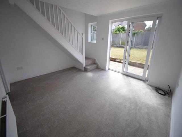 2 bedroom semi detached house to rent
