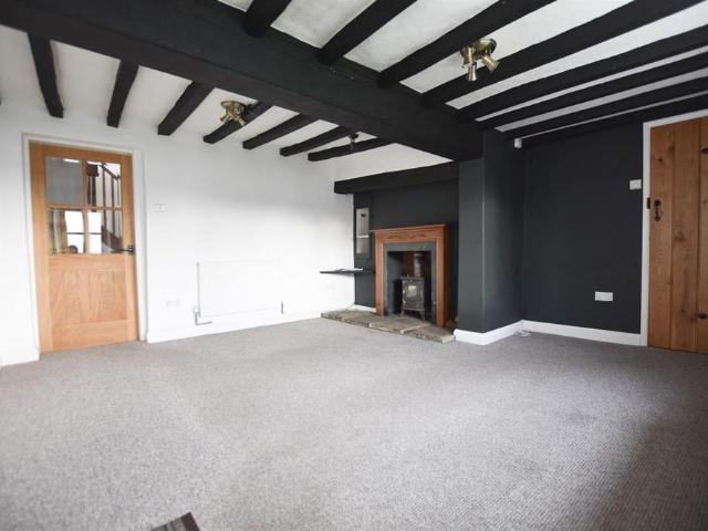 2 bedroom semi detached house to rent