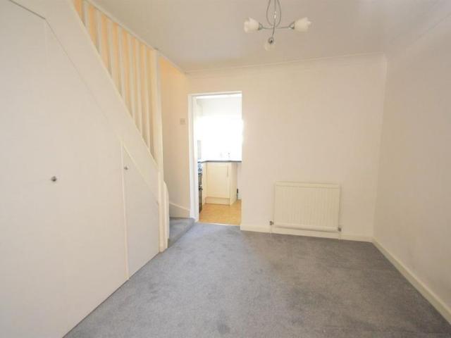 2 bedroom semi detached house to rent