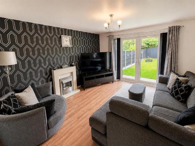 2 bedroom semi detached house to rent
