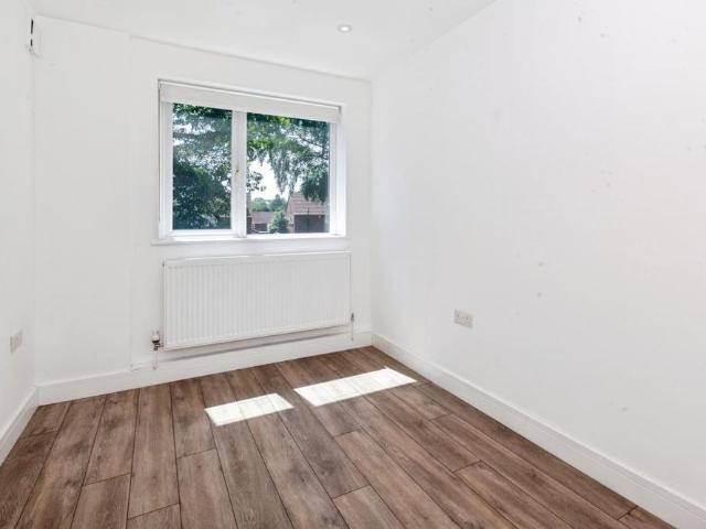 2 bedroom semi detached house to rent