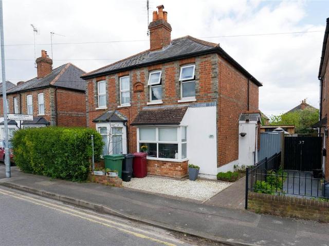 2 bedroom semi detached house to rent