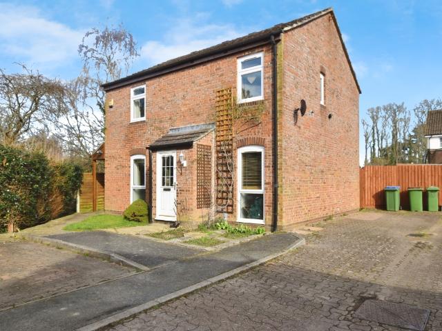2 bedroom semi detached house to rent