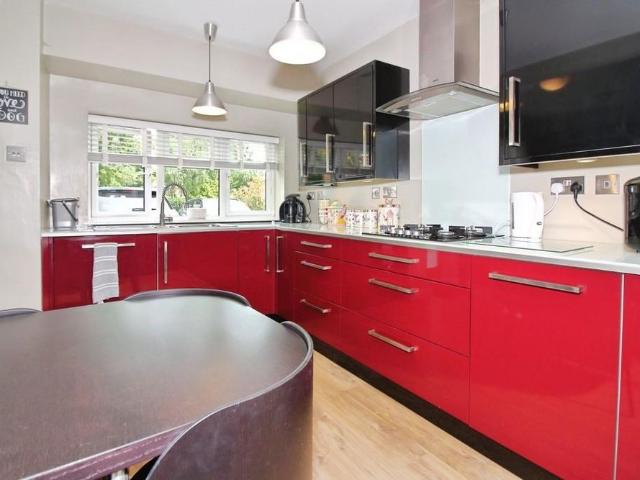 2 bedroom semi detached house to rent