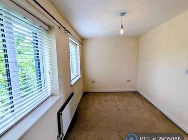 2 bedroom semi detached house to rent