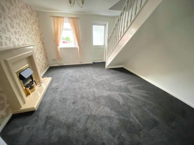 2 bedroom semi detached house to rent
