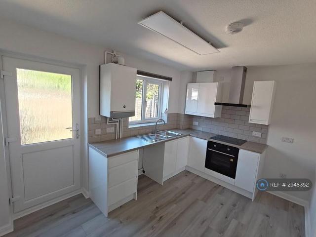 2 bedroom semi detached house to rent