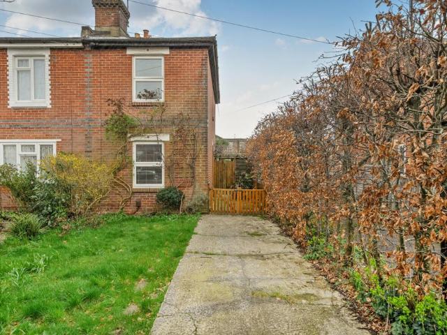 2 bedroom semi detached house to rent