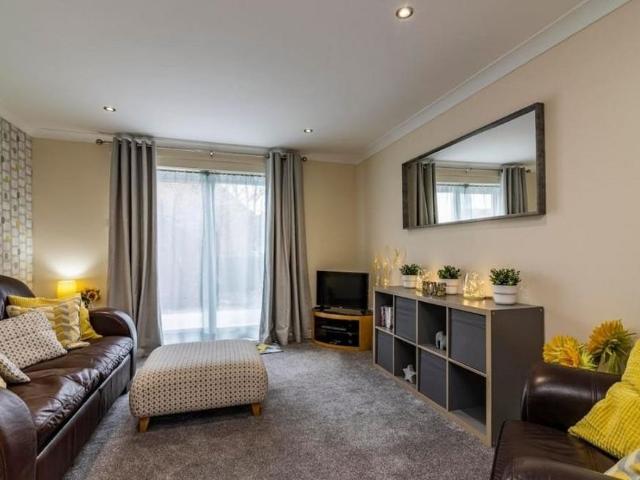 2 bedroom semi detached house to rent