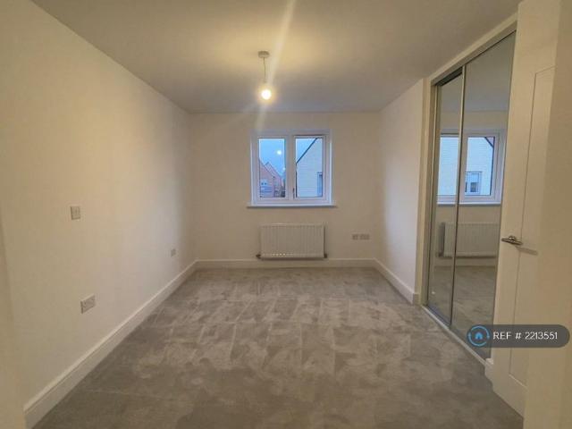 2 bedroom semi detached house to rent
