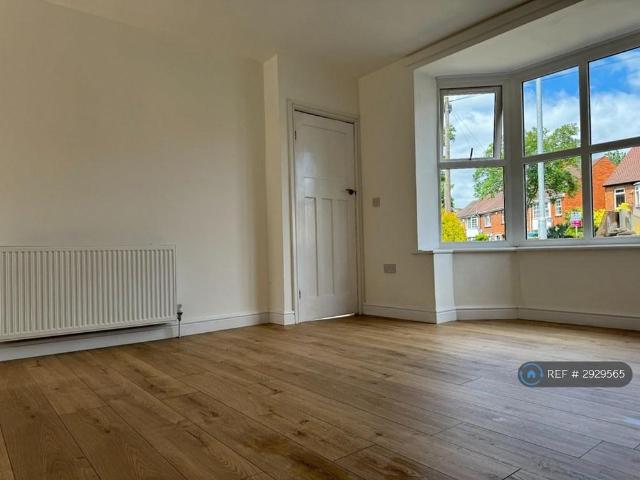 2 bedroom semi detached house to rent
