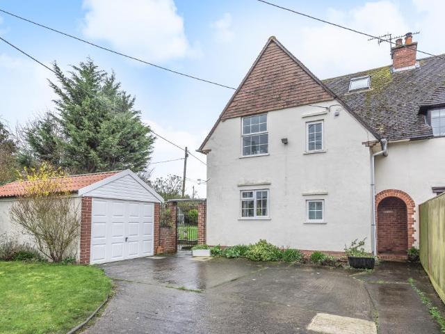 2 bedroom semi detached house to rent