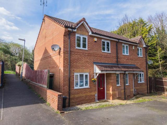 2 bedroom semi detached house to rent