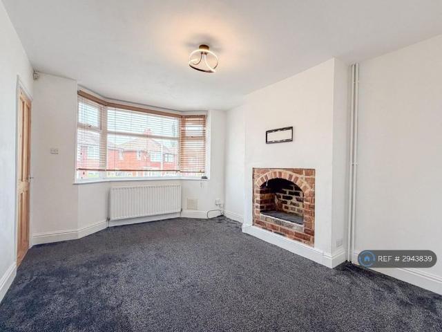 2 bedroom semi detached house to rent
