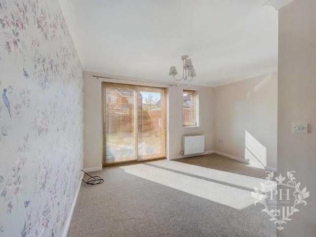 2 bedroom semi detached house to rent