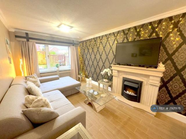 2 bedroom semi detached house to rent
