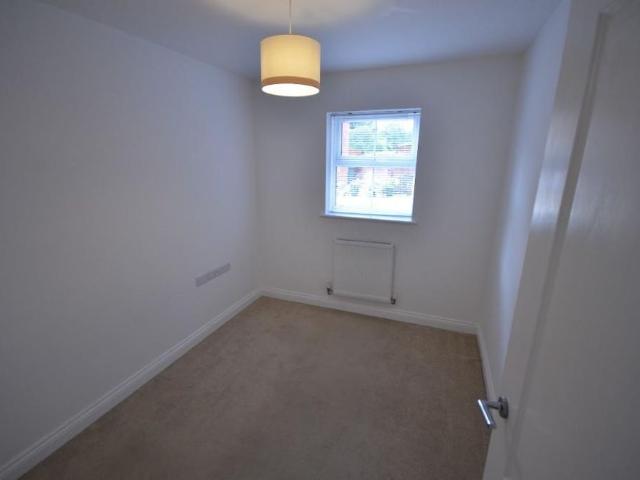 2 bedroom semi detached house to rent
