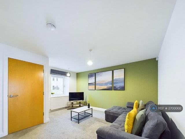 2 bedroom semi detached house to rent