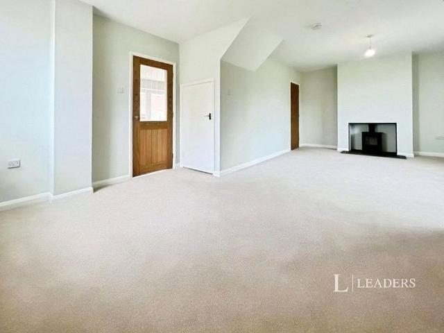 2 bedroom semi detached house to rent